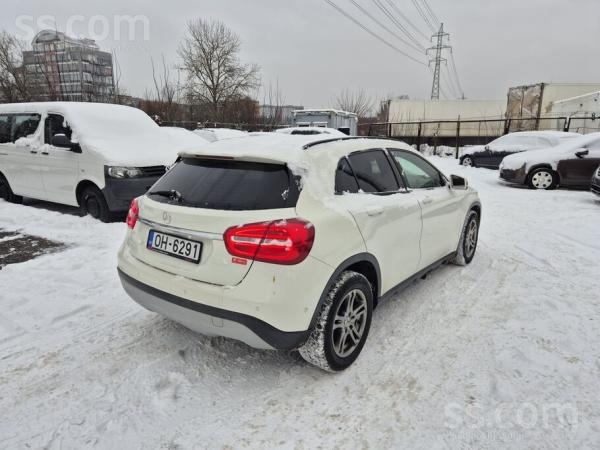 White Mercedes-Benz GLA 200 2014 in Riga, with an engine capacity of 2.20 L and mileage of 294 thousand km for 11490 €, photo 6 on AUTOMOTO.COM.LV