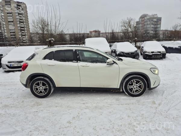 White Mercedes-Benz GLA 200 2014 in Riga, with an engine capacity of 2.20 L and mileage of 294 thousand km for 11490 €, photo 9 on AUTOMOTO.COM.LV