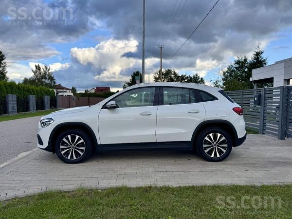 Balts Mercedes-Benz GLA 200 2021 Rīga, ar dzinēja tilpumu 1.30 L un nobraukumu 42 tūkst. km par 32900 €, foto 3 vietnē AUTOMOTO.COM.LV