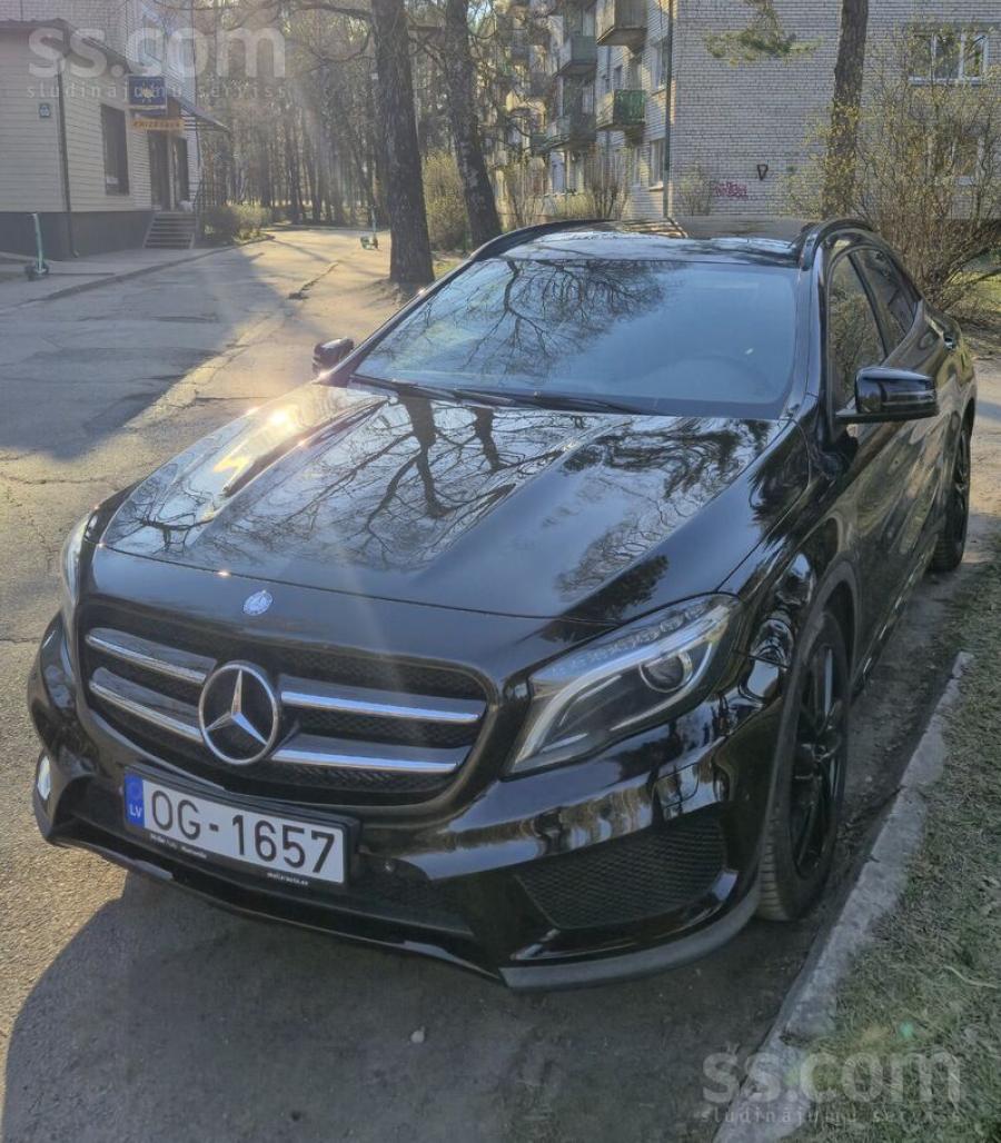 Black Mercedes-Benz gla-220 2014 in Riga, with an engine capacity of 2.20 L and mileage of 201 thousand km for 13000 €, photo 1 on AUTOMOTO.COM.LV