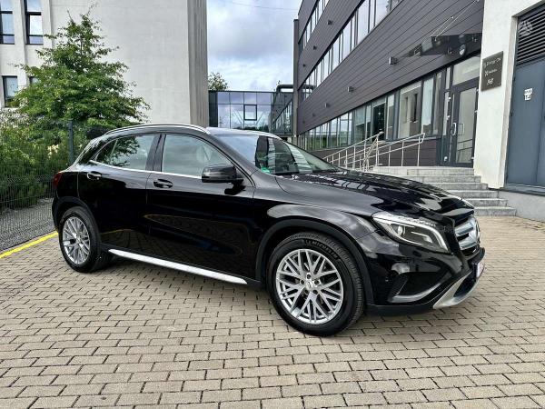 Black Mercedes-Benz gla-220 2014 in Kaunas, with an engine capacity of 2.20 L and mileage of 230 thousand km for 10700 €, photo 6 on AUTOMOTO.COM.LV