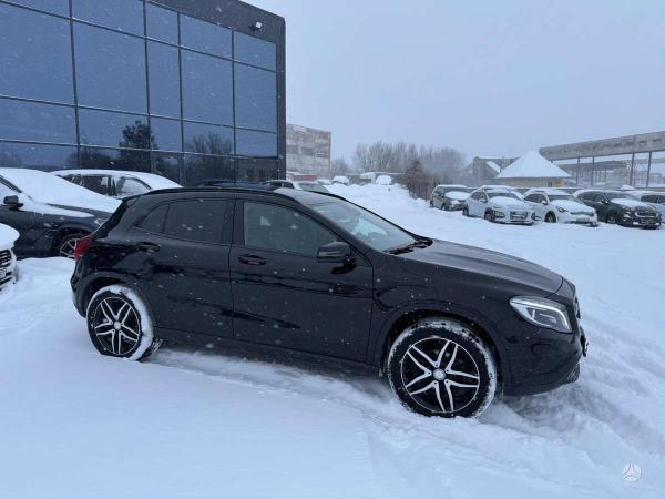 Black Mercedes-Benz gla-220 2016 in Telschi, with an engine capacity of 2.14 L and mileage of 260 thousand km for 12300 €, photo 9 on AUTOMOTO.COM.LV