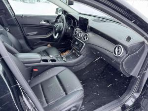 Melns Mercedes-Benz gla-220 2016 Telšiai, ar dzinēja tilpumu 2.14 L un nobraukumu 260 tūkst. km par 12300 €, foto 26 vietnē AUTOMOTO.COM.LV