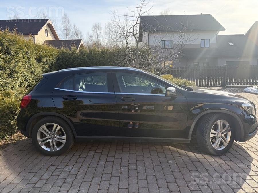 Melns Mercedes-Benz gla-220 2016 Rīga, ar dzinēja tilpumu 2.20 L un nobraukumu 232 tūkst. km par 11300 €, foto 3 vietnē AUTOMOTO.COM.LV