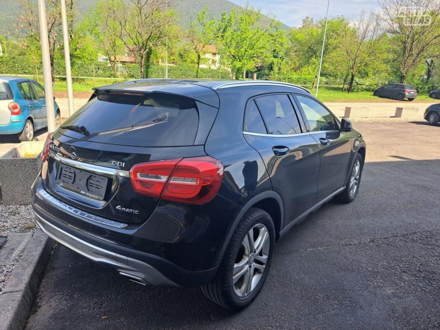 Black Mercedes-Benz gla-220 2016 in Panevezys, with an engine capacity of 2.10 L and mileage of 250 thousand km for 12900 €, photo 3 on AUTOMOTO.COM.LV