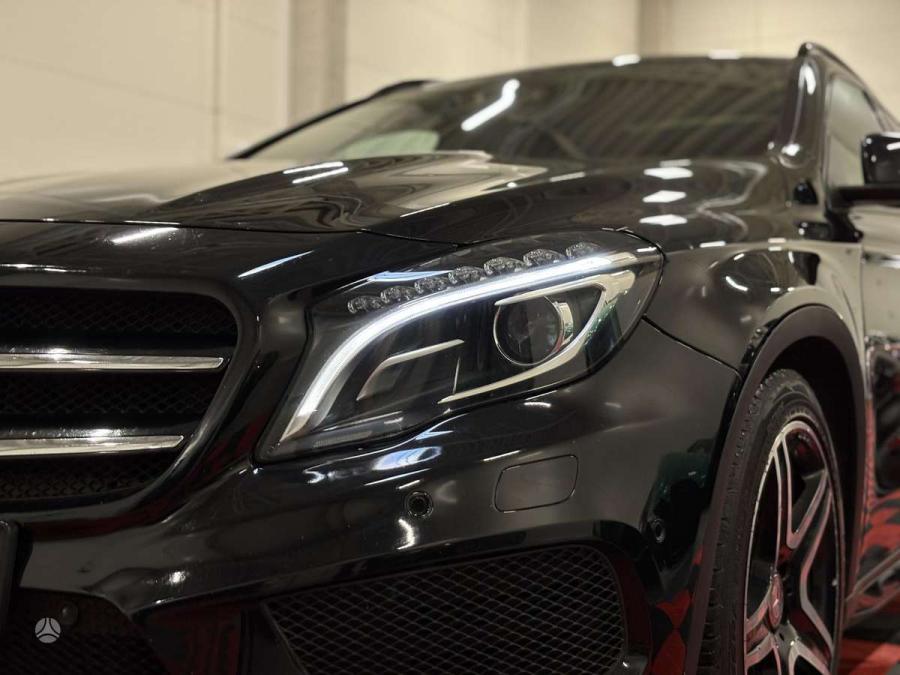 Black Mercedes-Benz gla-220 2017 in Vilnius, with an engine capacity of 2.14 L and mileage of 169 thousand km for 16990 €, photo 8 on AUTOMOTO.COM.LV