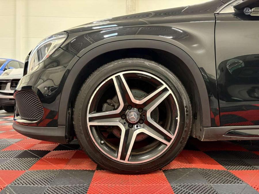 Black Mercedes-Benz gla-220 2017 in Vilnius, with an engine capacity of 2.14 L and mileage of 169 thousand km for 16990 €, photo 10 on AUTOMOTO.COM.LV