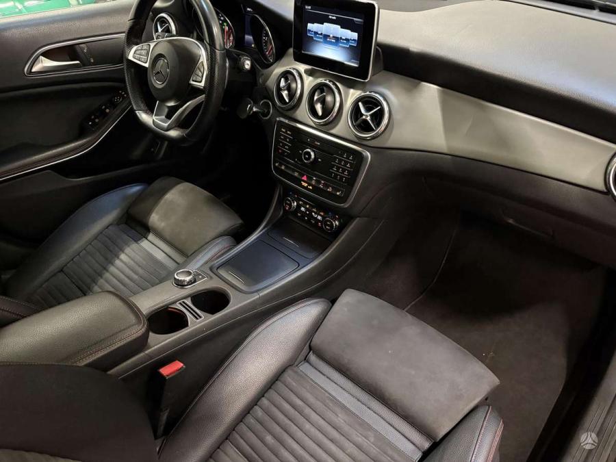 Black Mercedes-Benz gla-220 2017 in Vilnius, with an engine capacity of 2.14 L and mileage of 169 thousand km for 16990 €, photo 15 on AUTOMOTO.COM.LV