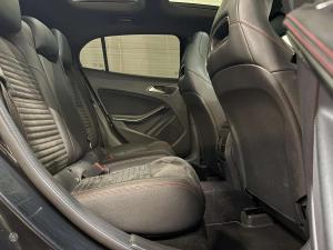 Black Mercedes-Benz gla-220 2017 in Vilnius, with an engine capacity of 2.14 L and mileage of 169 thousand km for 16990 €, photo 29 on AUTOMOTO.COM.LV
