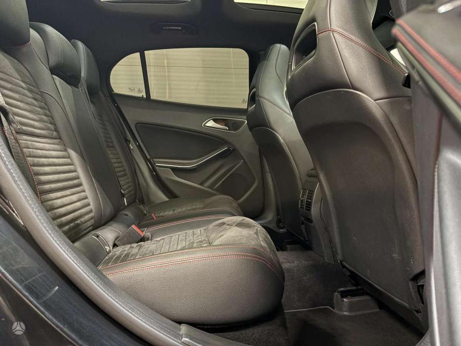 Black Mercedes-Benz gla-220 2017 in Vilnius, with an engine capacity of 2.14 L and mileage of 169 thousand km for 16990 €, photo 29 on AUTOMOTO.COM.LV