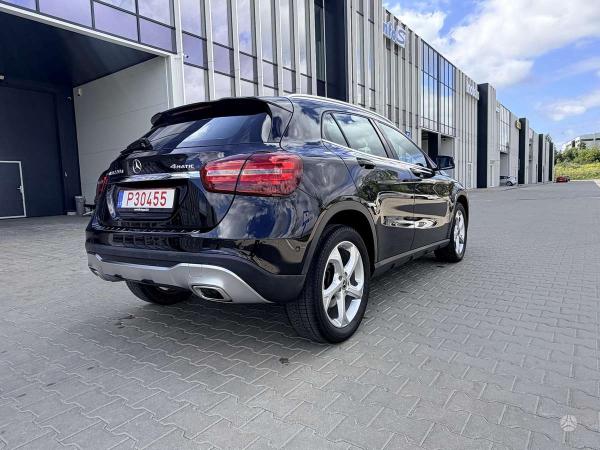 Melns Mercedes-Benz gla-220 2018 Viļņa, ar dzinēja tilpumu 2.14 L un nobraukumu 222 tūkst. km par 13500 €, foto 3 vietnē AUTOMOTO.COM.LV