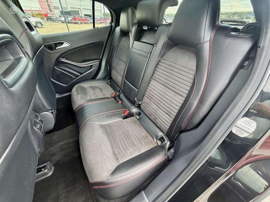Черный Мерседес GLA 220 2019 в Таураге, объемом двигателя 2.14 л и пробегом 250 тыс. км за 14500 €, фото 18 на AUTOMOTO.COM.LV