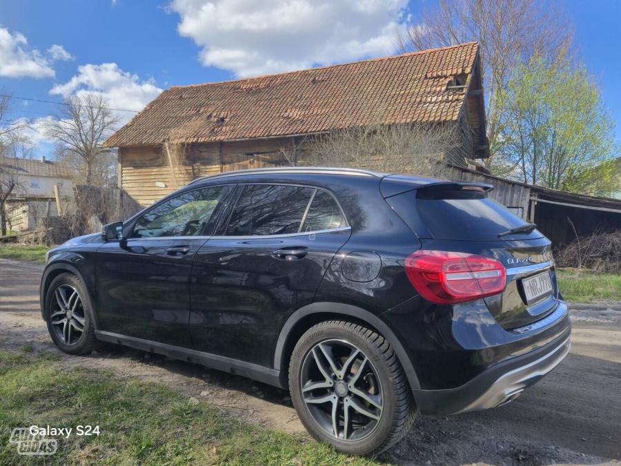 Black Mercedes-Benz gla-220 2014 in Klaipeda, with an engine capacity of 2.20 L and mileage of 220 thousand km for 14000 €, photo 6 on AUTOMOTO.COM.LV
