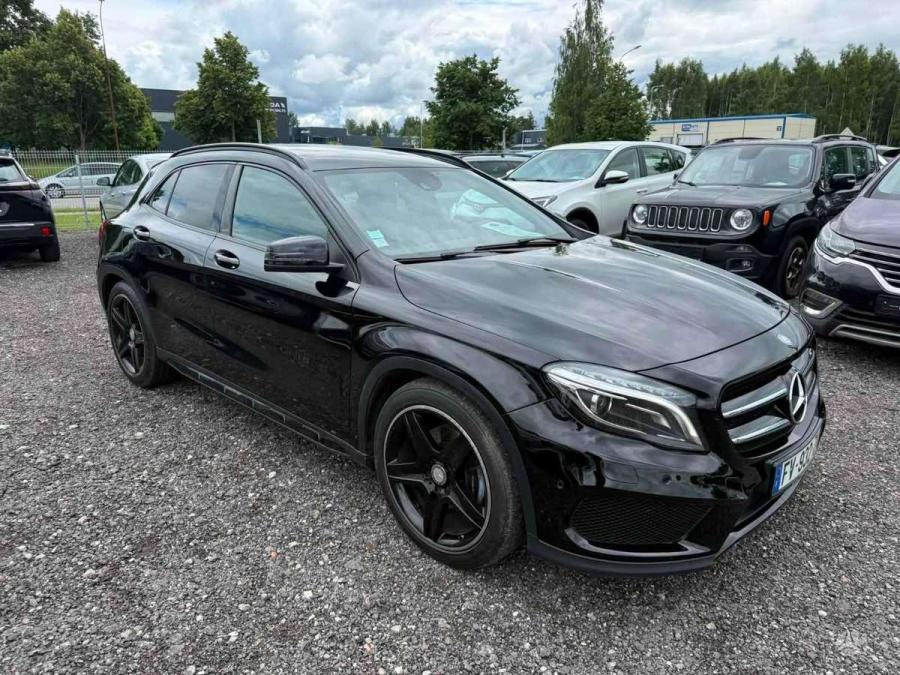 Черный Мерседес GLA 220 2015 в Шяуляй, объемом двигателя 2.14 л и пробегом 175 тыс. км за 14800 €, фото 3 на AUTOMOTO.COM.LV