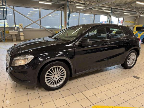 Black Mercedes-Benz gla-220 2015 in Vilnius, with an engine capacity of 2.00 L and mileage of 215 thousand km for 10200 €, photo 1 on AUTOMOTO.COM.LV