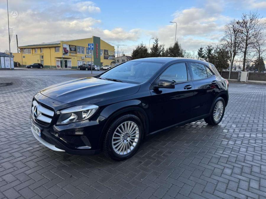 Melns Mercedes-Benz gla-220 2015 Tauragė, ar dzinēja tilpumu 2.00 L un nobraukumu 215 tūkst. km par 10200 €, foto 1 vietnē AUTOMOTO.COM.LV