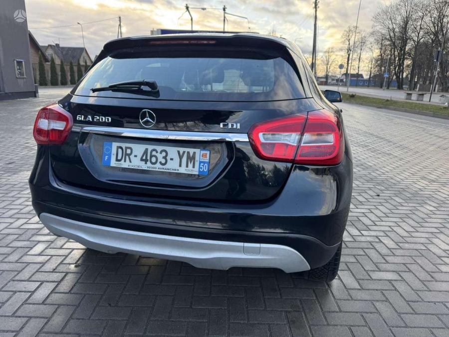 Black Mercedes-Benz gla-220 2015 in Taurage, with an engine capacity of 2.00 L and mileage of 215 thousand km for 10200 €, photo 6 on AUTOMOTO.COM.LV