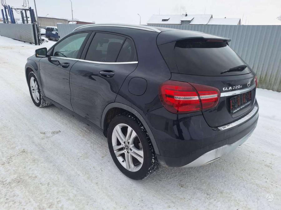 Blue Mercedes-Benz gla-220 2017 in Marijampole, with an engine capacity of 2.14 L and mileage of 134 thousand km for 13900 €, photo 8 on AUTOMOTO.COM.LV