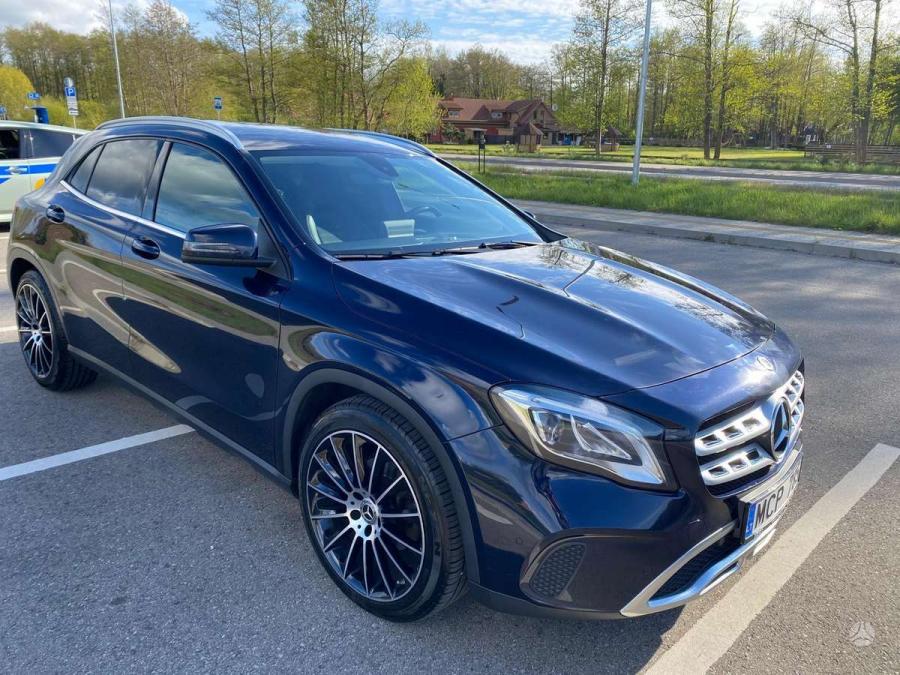Синий Мерседес GLA 220 2018 в Клайпеда, объемом двигателя 2.14 л и пробегом 189 тыс. км за 14800 €, фото 1 на AUTOMOTO.COM.LV