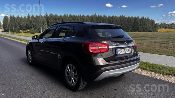 Brūns Mercedes-Benz gla-220 2014 Rīga, ar dzinēja tilpumu 2.20 L un nobraukumu 205 tūkst. km par 12500 €, foto 3 vietnē AUTOMOTO.COM.LV