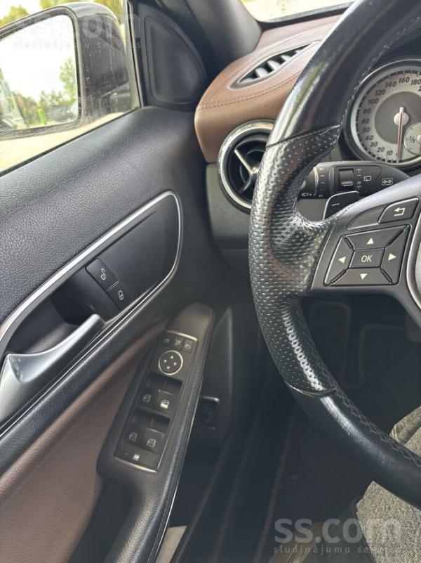 Коричневый Мерседес GLA 220 2014 в Рига, объемом двигателя 2.20 л и пробегом 16 тыс. км за 13070 €, фото 5 на AUTOMOTO.COM.LV