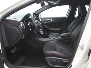 Mercedes-Benz gla-220 2015 in Vilnius, with an engine capacity of 2.10 L and mileage of 161 thousand km for 15399 €, photo 4 on AUTOMOTO.COM.LV