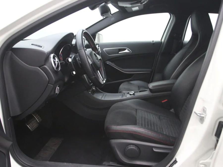 Mercedes-Benz gla-220 2015 in Vilnius, with an engine capacity of 2.10 L and mileage of 161 thousand km for 15399 €, photo 4 on AUTOMOTO.COM.LV