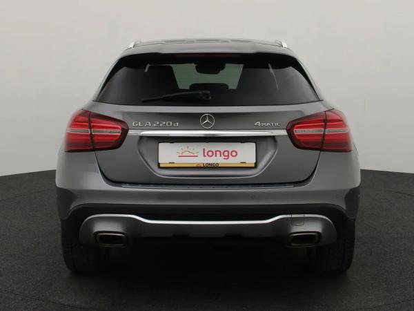 Mercedes-Benz gla-220 2017 in Vilnius, with an engine capacity of 2.10 L and mileage of 214 thousand km for 15699 €, photo 5 on AUTOMOTO.COM.LV