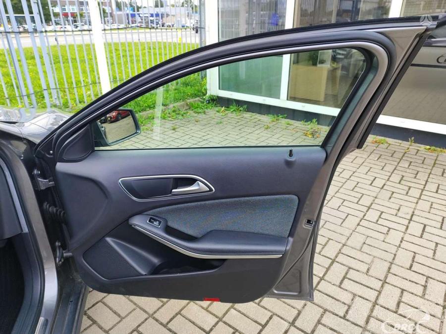 Pelēks Mercedes-Benz gla-220 2014 Klaipėda, ar dzinēja tilpumu 2.14 L un nobraukumu 102 tūkst. km par 14900 €, foto 8 vietnē AUTOMOTO.COM.LV