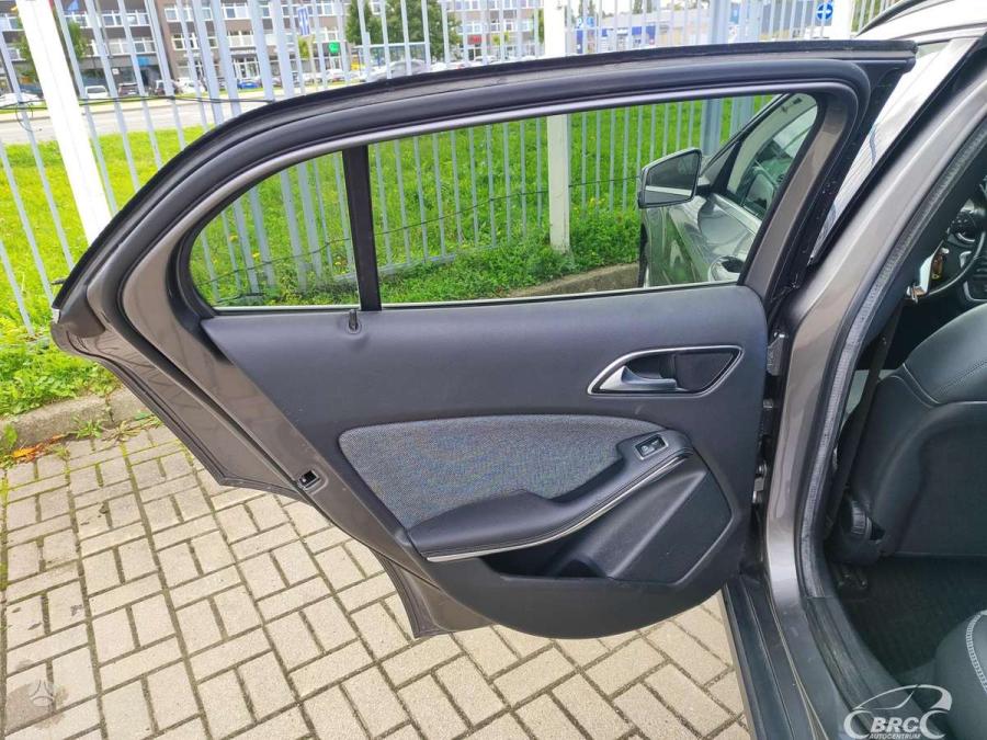 Pelēks Mercedes-Benz gla-220 2014 Klaipėda, ar dzinēja tilpumu 2.14 L un nobraukumu 102 tūkst. km par 14900 €, foto 15 vietnē AUTOMOTO.COM.LV