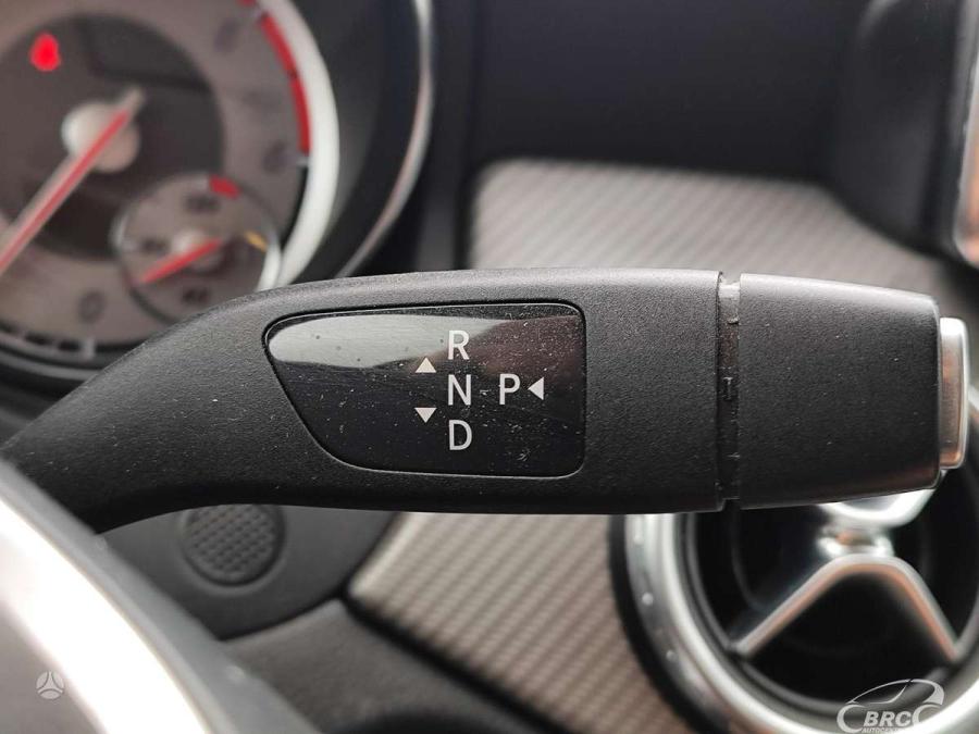 Pelēks Mercedes-Benz gla-220 2014 Klaipėda, ar dzinēja tilpumu 2.14 L un nobraukumu 102 tūkst. km par 14900 €, foto 28 vietnē AUTOMOTO.COM.LV