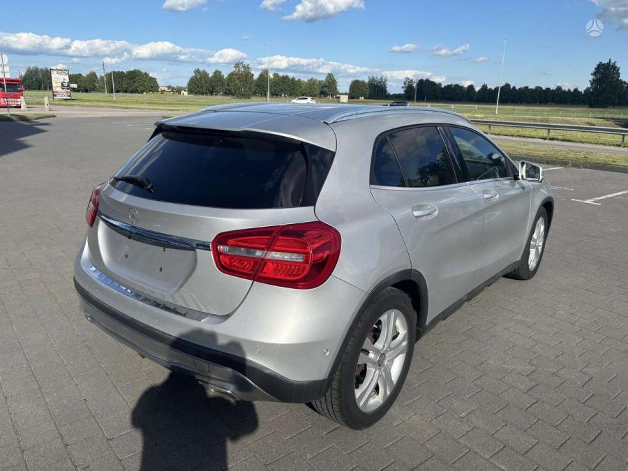 Pelēks Mercedes-Benz gla-220 2015 Marijampole, ar dzinēja tilpumu 2.14 L un nobraukumu 312 tūkst. km par 10600 €, foto 8 vietnē AUTOMOTO.COM.LV