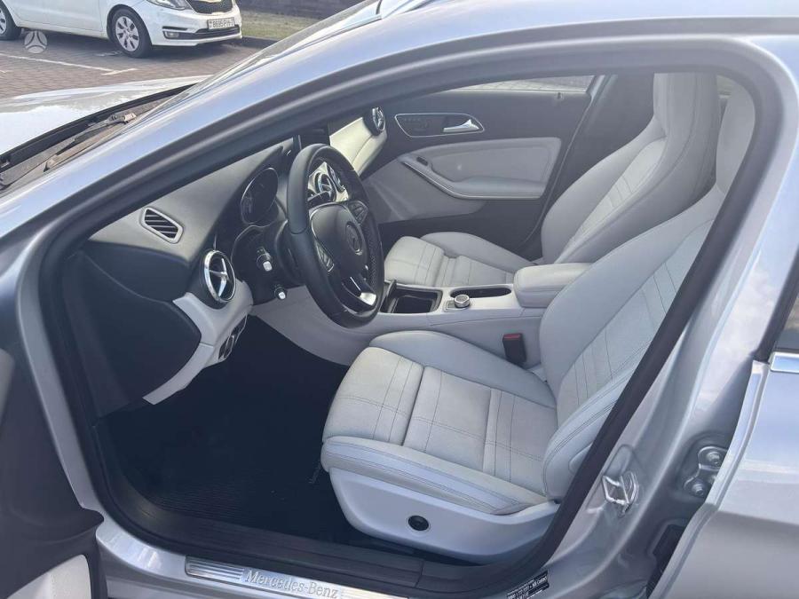 Pelēks Mercedes-Benz gla-220 2015 Marijampole, ar dzinēja tilpumu 2.14 L un nobraukumu 312 tūkst. km par 10600 €, foto 12 vietnē AUTOMOTO.COM.LV
