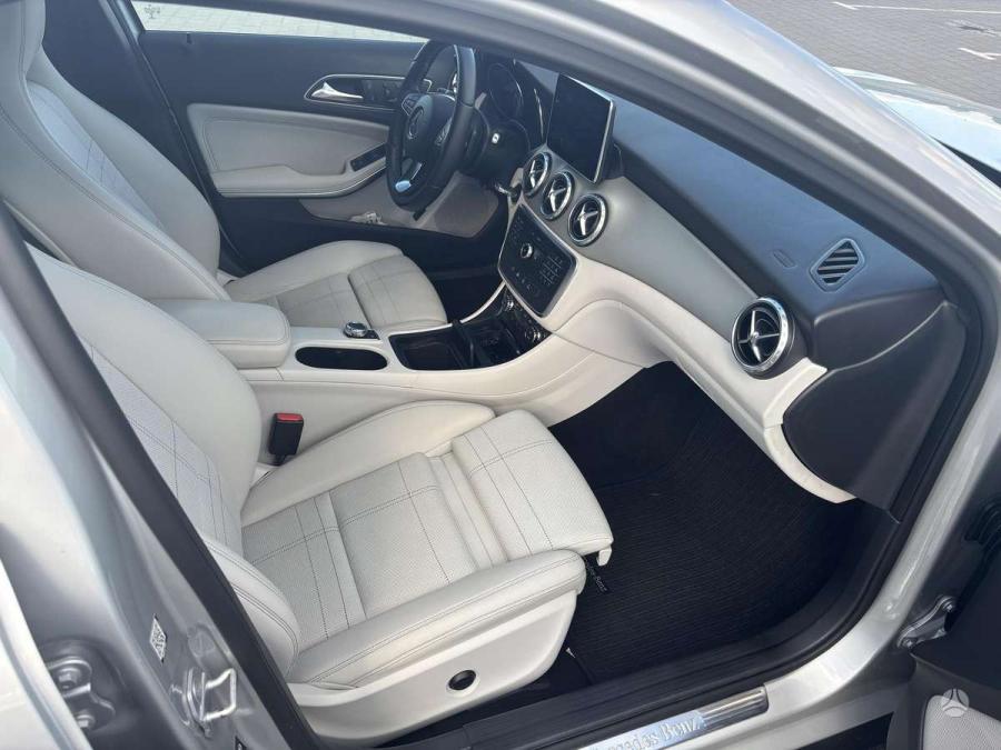 Pelēks Mercedes-Benz gla-220 2015 Marijampole, ar dzinēja tilpumu 2.14 L un nobraukumu 312 tūkst. km par 10600 €, foto 20 vietnē AUTOMOTO.COM.LV