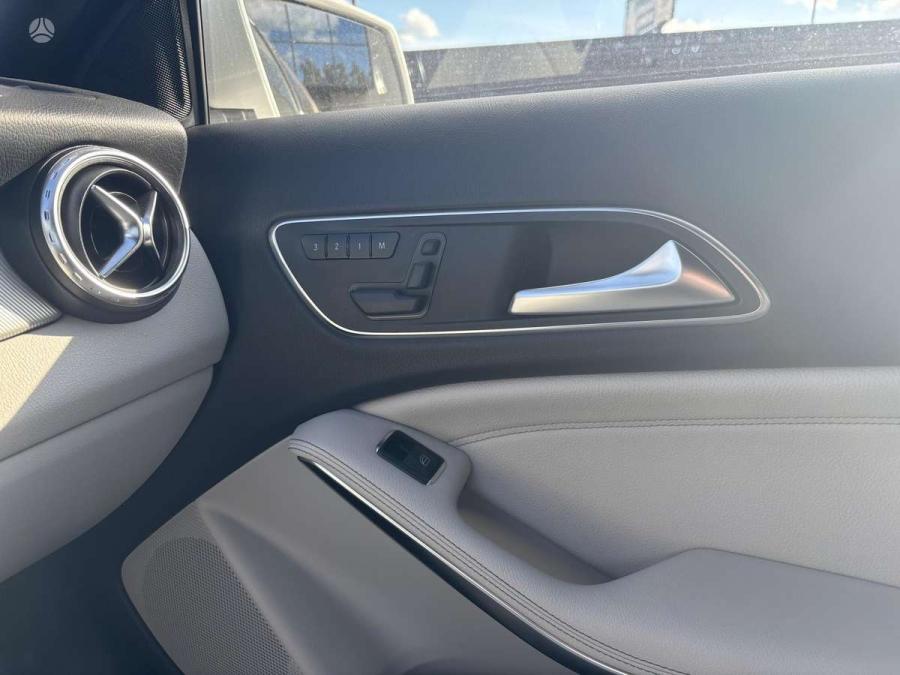 Pelēks Mercedes-Benz gla-220 2015 Marijampole, ar dzinēja tilpumu 2.14 L un nobraukumu 312 tūkst. km par 10600 €, foto 24 vietnē AUTOMOTO.COM.LV