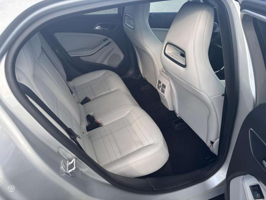 Pelēks Mercedes-Benz gla-220 2015 Marijampole, ar dzinēja tilpumu 2.14 L un nobraukumu 312 tūkst. km par 10600 €, foto 26 vietnē AUTOMOTO.COM.LV