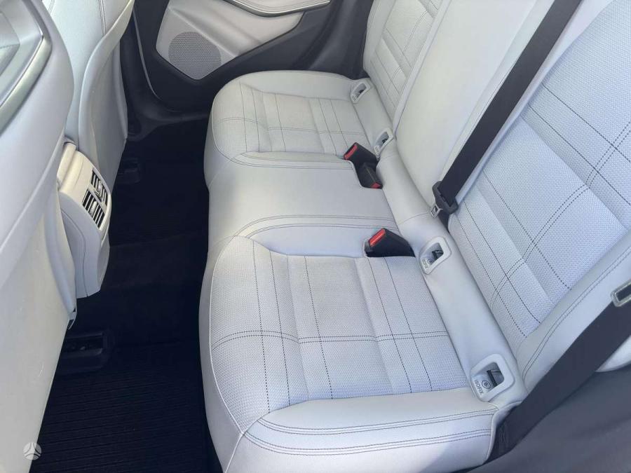 Pelēks Mercedes-Benz gla-220 2015 Marijampole, ar dzinēja tilpumu 2.14 L un nobraukumu 312 tūkst. km par 10600 €, foto 27 vietnē AUTOMOTO.COM.LV
