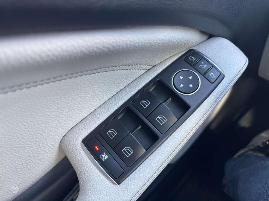 Pelēks Mercedes-Benz gla-220 2015 Marijampole, ar dzinēja tilpumu 2.14 L un nobraukumu 312 tūkst. km par 10600 €, foto 30 vietnē AUTOMOTO.COM.LV