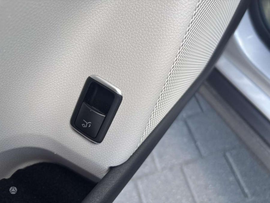 Pelēks Mercedes-Benz gla-220 2015 Marijampole, ar dzinēja tilpumu 2.14 L un nobraukumu 312 tūkst. km par 10600 €, foto 31 vietnē AUTOMOTO.COM.LV