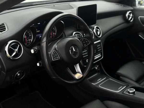 Grey Mercedes-Benz gla-220 2017 in Vilnius, with an engine capacity of 2.14 L and mileage of 202 thousand km for 11990 €, photo 9 on AUTOMOTO.COM.LV