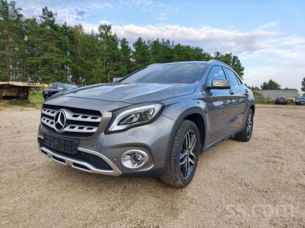 Grey Mercedes-Benz gla-220 2019 in Riga, with an engine capacity of 2.00 L and mileage of 89 thousand km for 21000 €, photo 1 on AUTOMOTO.COM.LV