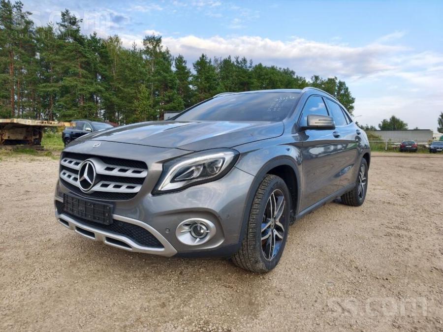 Grey Mercedes-Benz gla-220 2019 in Riga, with an engine capacity of 2.00 L and mileage of 89 thousand km for 21000 €, photo 1 on AUTOMOTO.COM.LV