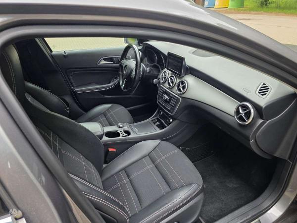 Pelēks Mercedes-Benz gla-220 2014 Tauragė, ar dzinēja tilpumu 2.20 L un nobraukumu 270 tūkst. km par 9800 €, foto 9 vietnē AUTOMOTO.COM.LV