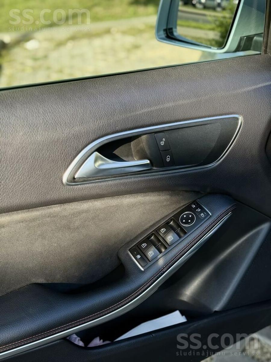 Grey Mercedes-Benz gla-220 2015 in Riga, with an engine capacity of 2.20 L and mileage of 146 thousand km for 15000 €, photo 11 on AUTOMOTO.COM.LV