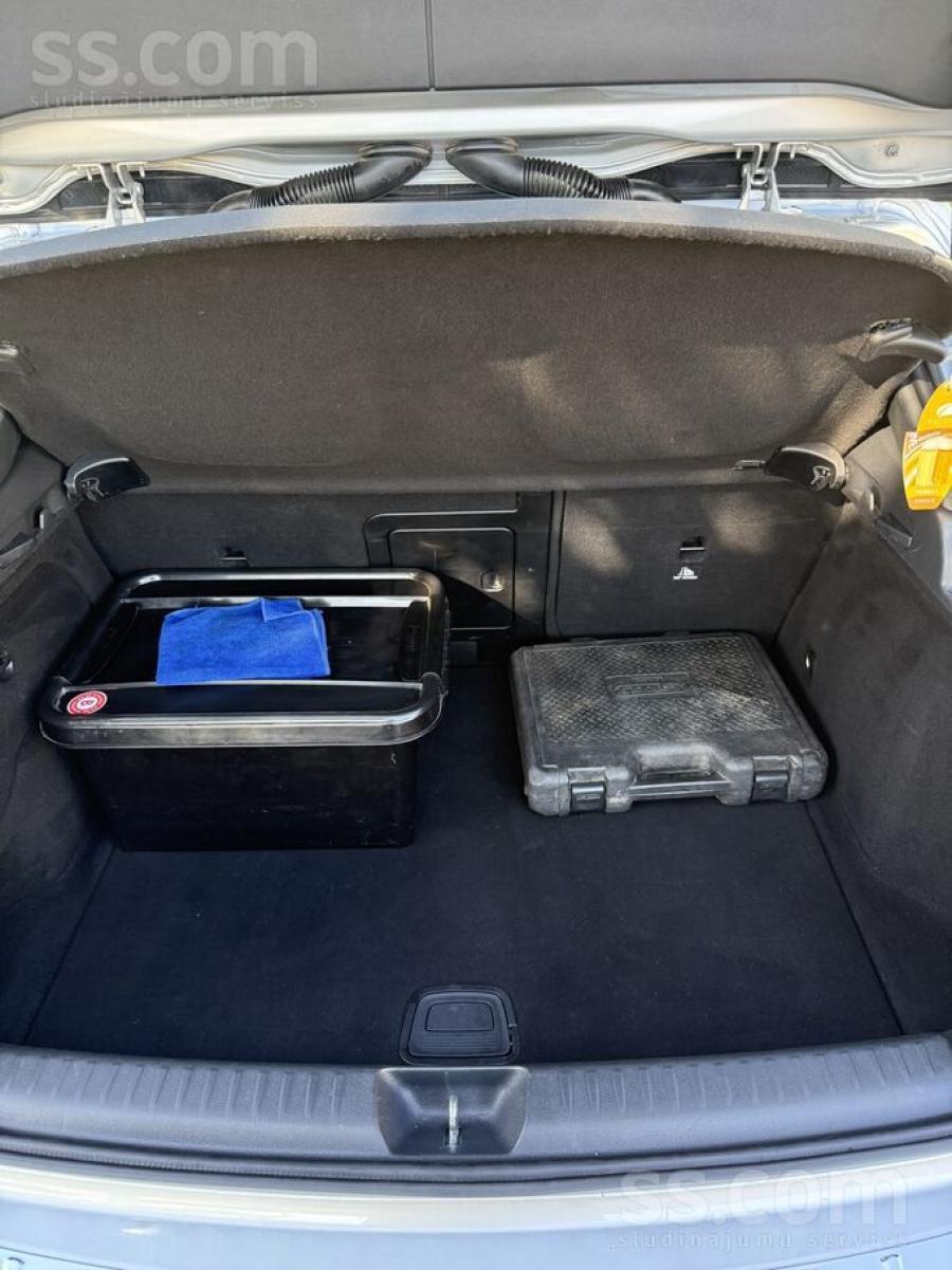 Grey Mercedes-Benz gla-220 2015 in Riga, with an engine capacity of 2.20 L and mileage of 146 thousand km for 15000 €, photo 17 on AUTOMOTO.COM.LV