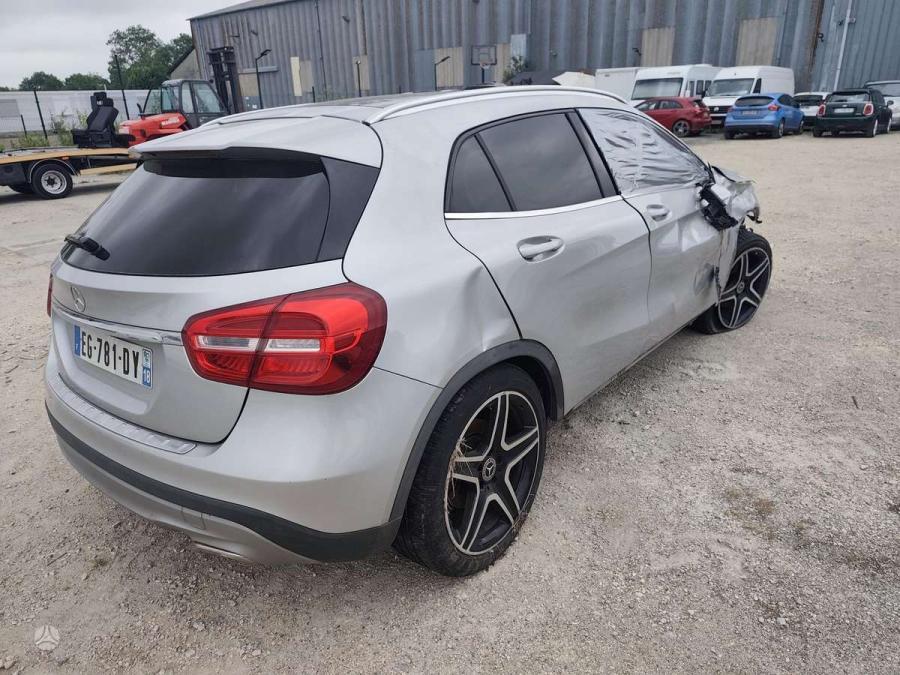 Grey Mercedes-Benz gla-220 2016 in Kaunas, with an engine capacity of 2.20 L and mileage of 155 thousand km for 3000 €, photo 1 on AUTOMOTO.COM.LV