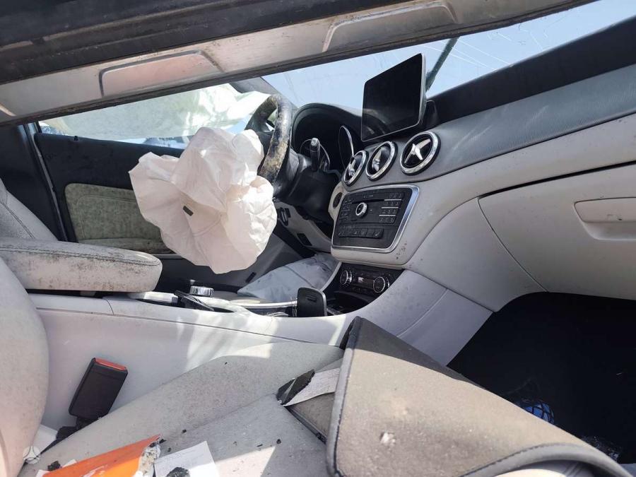 Grey Mercedes-Benz gla-220 2016 in Kaunas, with an engine capacity of 2.20 L and mileage of 155 thousand km for 3000 €, photo 4 on AUTOMOTO.COM.LV