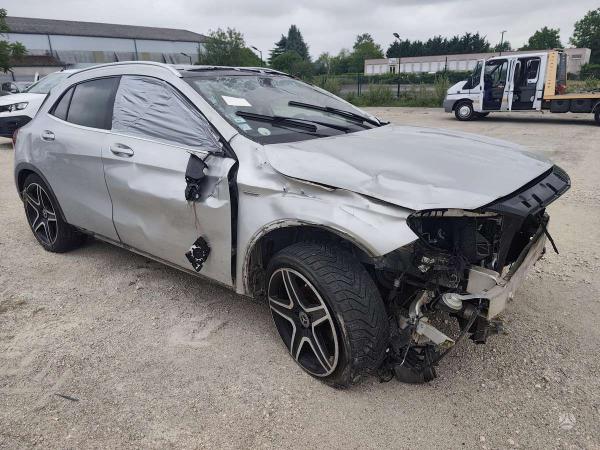 Grey Mercedes-Benz gla-220 2016 in Kaunas, with an engine capacity of 2.20 L and mileage of 155 thousand km for 3000 €, photo 5 on AUTOMOTO.COM.LV