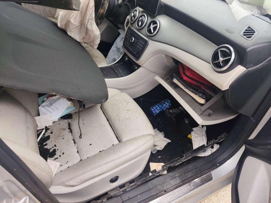 Grey Mercedes-Benz gla-220 2016 in Kaunas, with an engine capacity of 2.20 L and mileage of 155 thousand km for 3000 €, photo 7 on AUTOMOTO.COM.LV