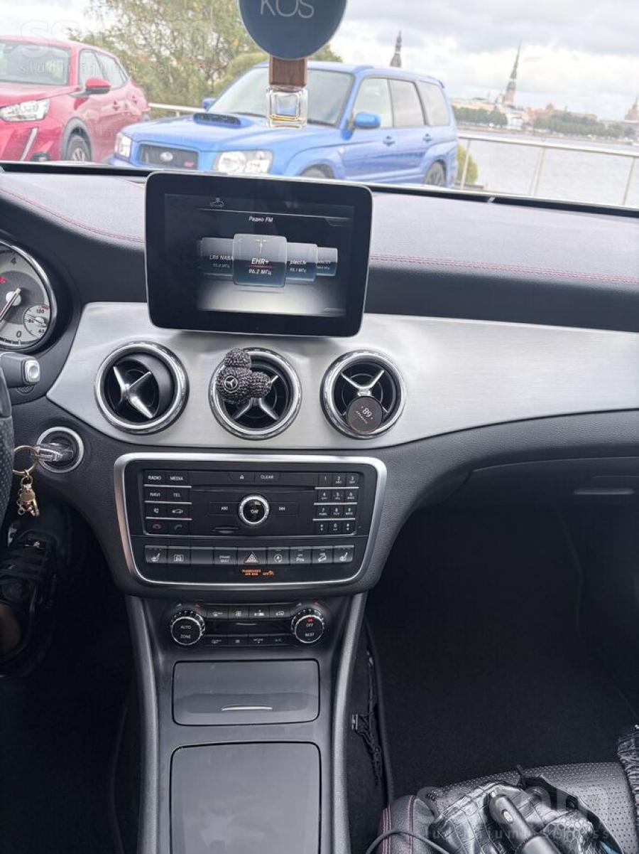 Серый Мерседес GLA 220 2016 в Рига, объемом двигателя 2.20 л и пробегом 300 тыс. км за 11450 €, фото 13 на AUTOMOTO.COM.LV